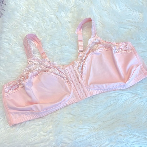 Comfort Choice | Intimates & Sleepwear | Comfort Choice Light Pink Bra ...